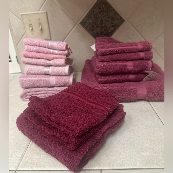 Bath | Lot Of Assorted Towels 6 Hand Towels 8 Wash Cloths 1 Bath Towel ...